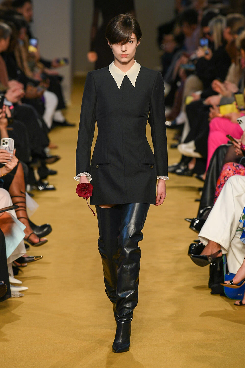 Sfilate Philosophy Di Lorenzo Serafini - Autunno-Inverno 2023-2024 Donna - Moda IoDonna